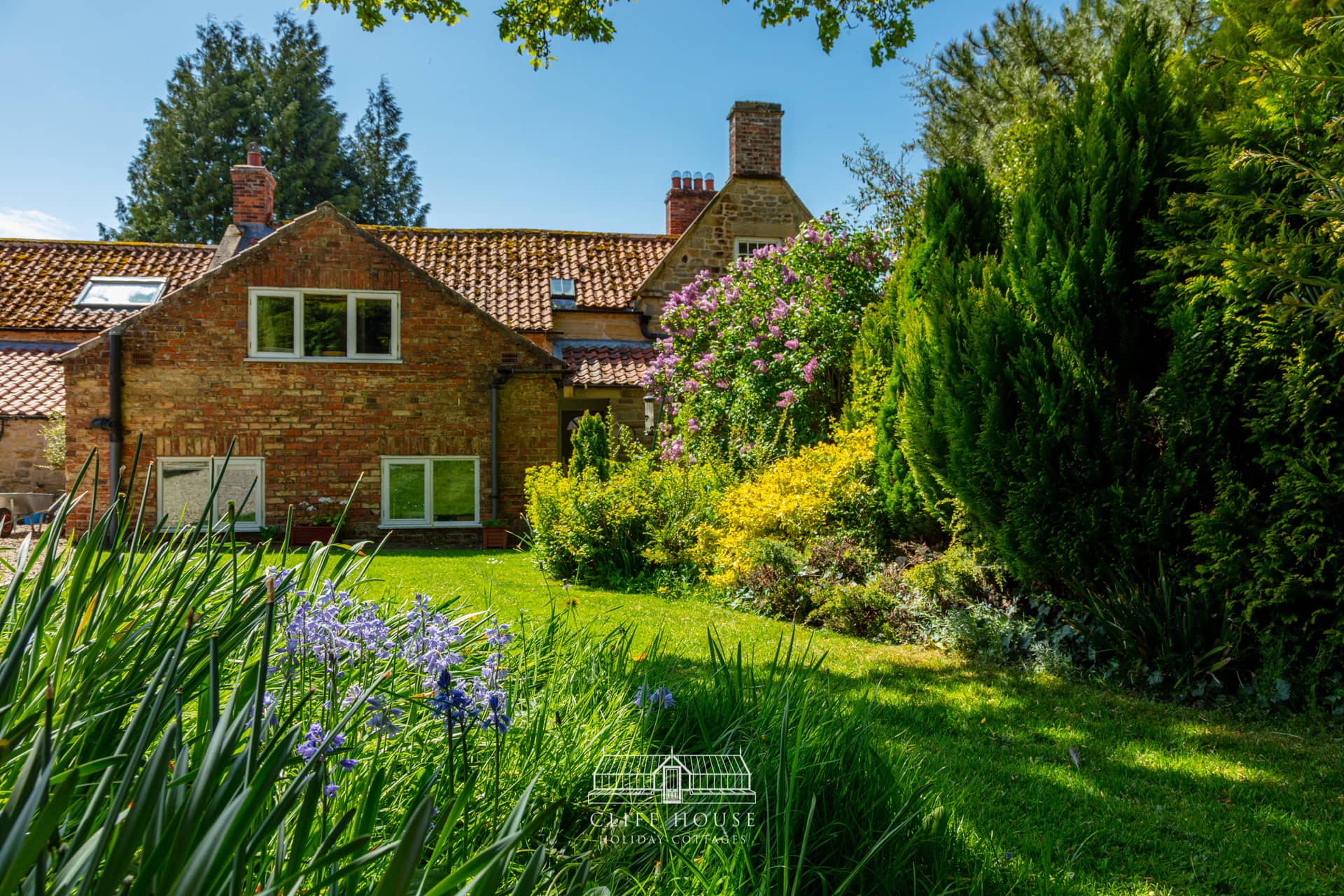Apple Cottage : Holiday Cottage with swimming pool in North Yorkshire