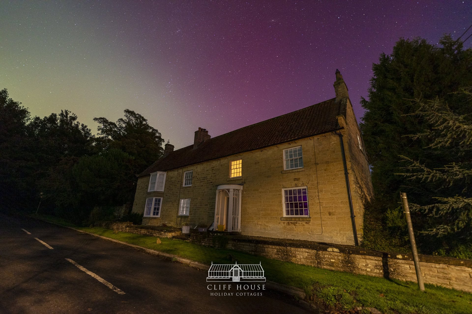 Experiencing the Northern Lights in Yorkshire: Dark Skies at Cliff ...